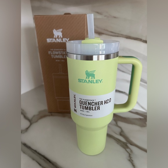 Stanley | Dining | New Stanley Quencher H2 Flowstate 40 Oz Tumbler ...